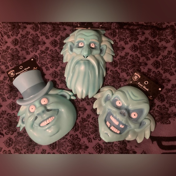 Disney | Other | Nwt Spirit Haunted Mansion Hitchhiking Ghosts Masks ...